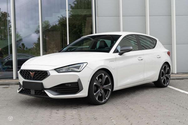 Белый Cupra Leon 2021 в Вильнюс, объемом двигателя 1.40 л и пробегом 232 тыс. км за 15950 €, фото 3 на AUTOMOTO.COM.LV