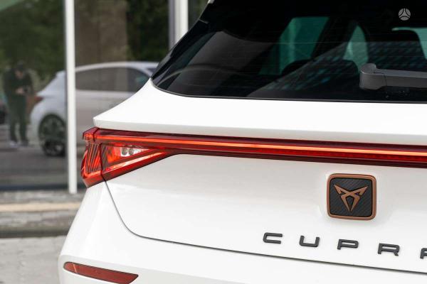 Белый Cupra Leon 2021 в Вильнюс, объемом двигателя 1.40 л и пробегом 232 тыс. км за 15950 €, фото 7 на AUTOMOTO.COM.LV