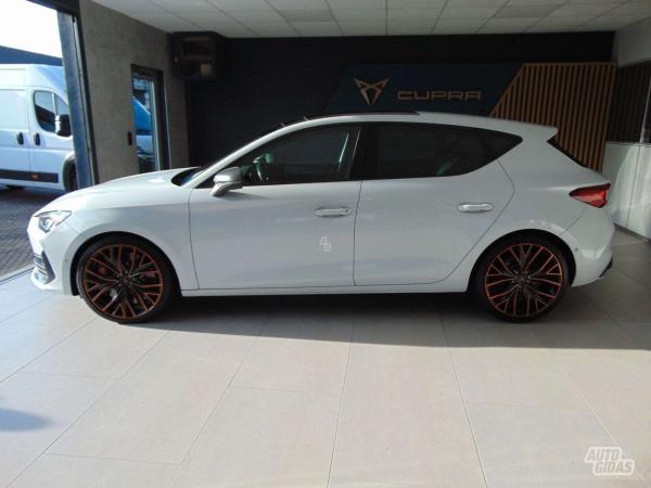 White Cupra Leon 2021 in Kaunas, with an engine capacity of 2.00 L and mileage of 38 thousand km for 30630 €, photo 3 on AUTOMOTO.COM.LV