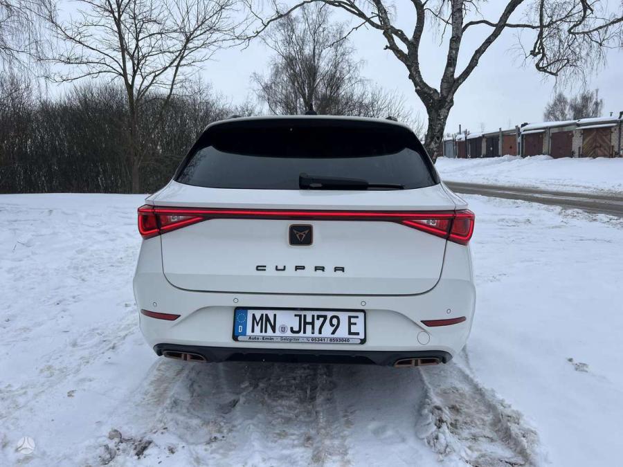 White Cupra Leon 2021 in Utena, with an engine capacity of 0.00 L and mileage of 185 thousand km for 15500 €, photo 6 on AUTOMOTO.COM.LV