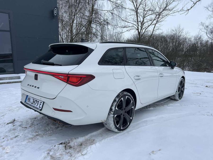 White Cupra Leon 2021 in Utena, with an engine capacity of 0.00 L and mileage of 185 thousand km for 15500 €, photo 7 on AUTOMOTO.COM.LV