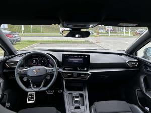White Cupra Leon 2021 in Vilnius, with an engine capacity of 1.98 L and mileage of 122 thousand km for 25500 €, photo 8 on AUTOMOTO.COM.LV