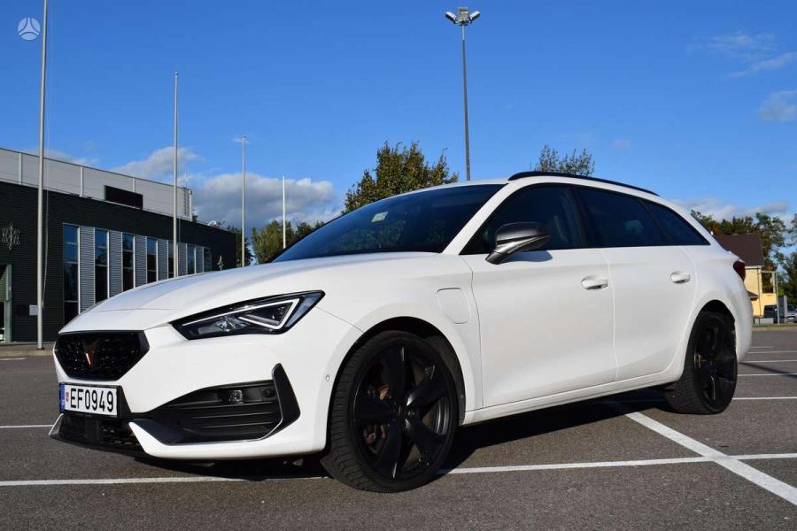 White Cupra Leon 2021 in Utena, with an engine capacity of 1.40 L and mileage of 195 thousand km for 13700 €, photo 8 on AUTOMOTO.COM.LV