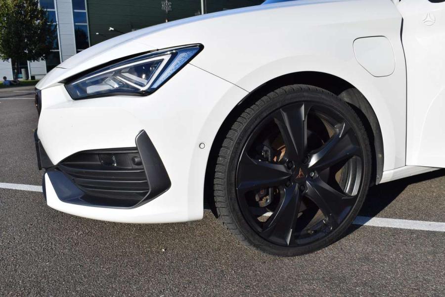 White Cupra Leon 2021 in Utena, with an engine capacity of 1.40 L and mileage of 195 thousand km for 13700 €, photo 14 on AUTOMOTO.COM.LV