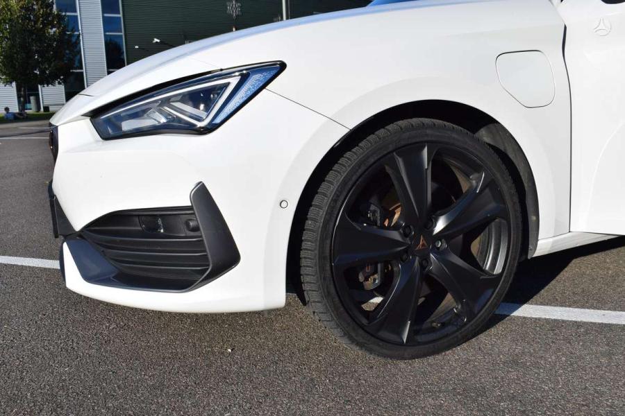 Белый Cupra Leon 2021 в Утена, объемом двигателя 1.40 л и пробегом 195 тыс. км за 13700 €, фото 14 на AUTOMOTO.COM.LV