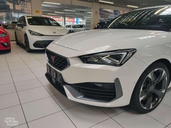 White Cupra Leon 2022 in Kaunas, with an engine capacity of 2.00 L and mileage of 19 thousand km for 33092 €, photo 8 on AUTOMOTO.COM.LV