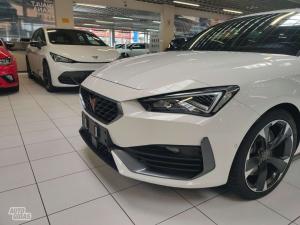 White Cupra Leon 2022 in Kaunas, with an engine capacity of 2.00 L and mileage of 19 thousand km for 33092 €, photo 8 on AUTOMOTO.COM.LV