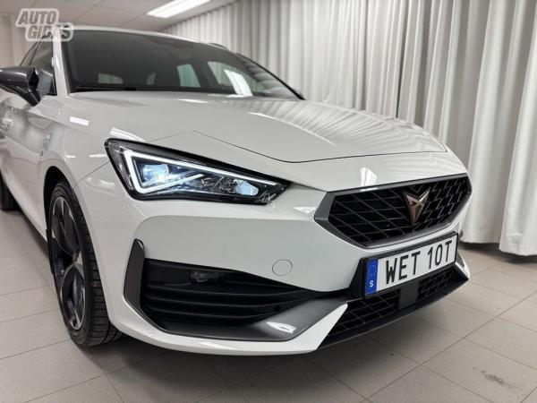 Белый Cupra Leon 2023 в Каунас, объемом двигателя 0.00 л и пробегом 22 тыс. км за 29218 €, фото 2 на AUTOMOTO.COM.LV