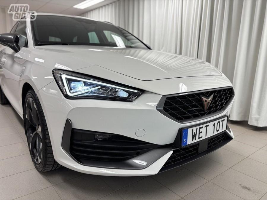 White Cupra Leon 2023 in Kaunas, with an engine capacity of 0.00 L and mileage of 22 thousand km for 29218 €, photo 2 on AUTOMOTO.COM.LV