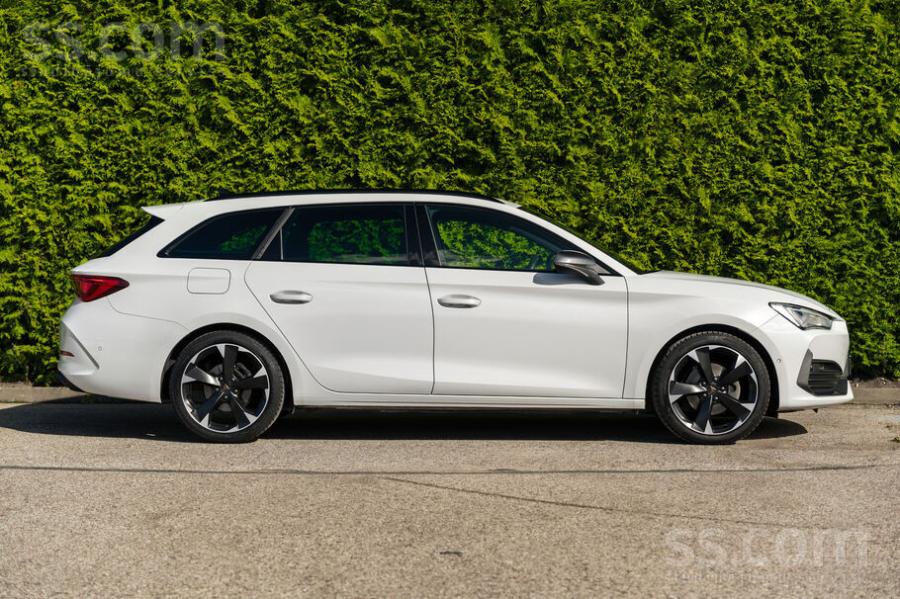 Белый Cupra Leon 2023 в Рига, объемом двигателя 1.50 л и пробегом 66 тыс. км за 21950 €, фото 5 на AUTOMOTO.COM.LV