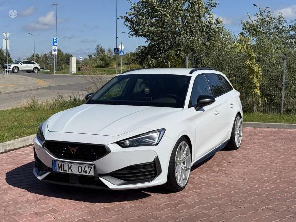 Cupra Leon 2023 Viļņa vietnē Balts Cupra Leon 2023 Viļņa, ar dzinēja tilpumu 1.98 L un nobraukumu 75 tūkst. km par 30900 €, foto 1 vietnē AUTOMOTO.COM.LV