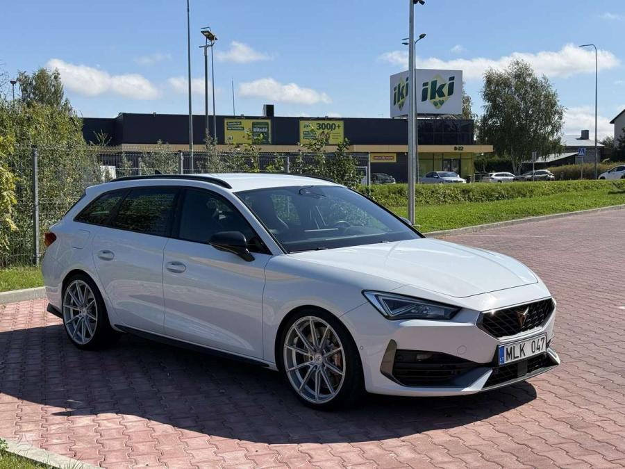 Balts Cupra Leon 2023 Viļņa, ar dzinēja tilpumu 1.98 L un nobraukumu 75 tūkst. km par 30900 €, foto 3 vietnē AUTOMOTO.COM.LV