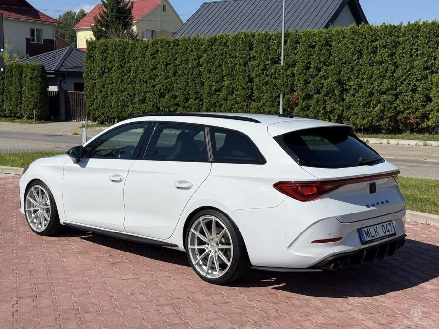 Balts Cupra Leon 2023 Viļņa, ar dzinēja tilpumu 1.98 L un nobraukumu 75 tūkst. km par 30900 €, foto 5 vietnē AUTOMOTO.COM.LV