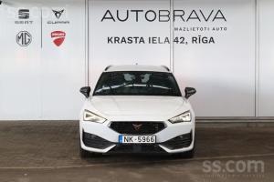 White Cupra Leon 2023 in Riga, with an engine capacity of 1.50 L and mileage of 39 thousand km for 22490 €, photo 3 on AUTOMOTO.COM.LV
