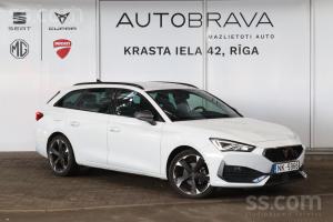 White Cupra Leon 2023 in Riga, with an engine capacity of 1.50 L and mileage of 39 thousand km for 22490 €, photo 4 on AUTOMOTO.COM.LV