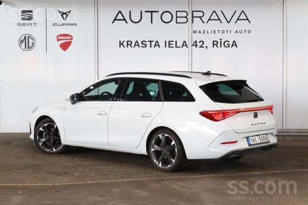 White Cupra Leon 2023 in Riga, with an engine capacity of 1.50 L and mileage of 39 thousand km for 22490 €, photo 9 on AUTOMOTO.COM.LV