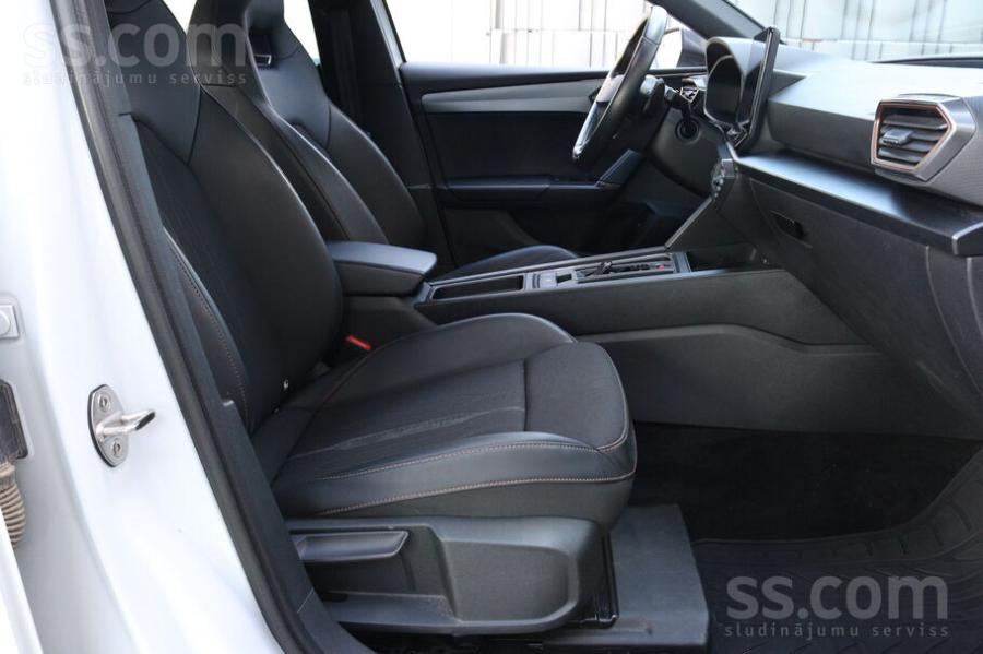White Cupra Leon 2023 in Riga, with an engine capacity of 1.50 L and mileage of 39 thousand km for 22490 €, photo 31 on AUTOMOTO.COM.LV