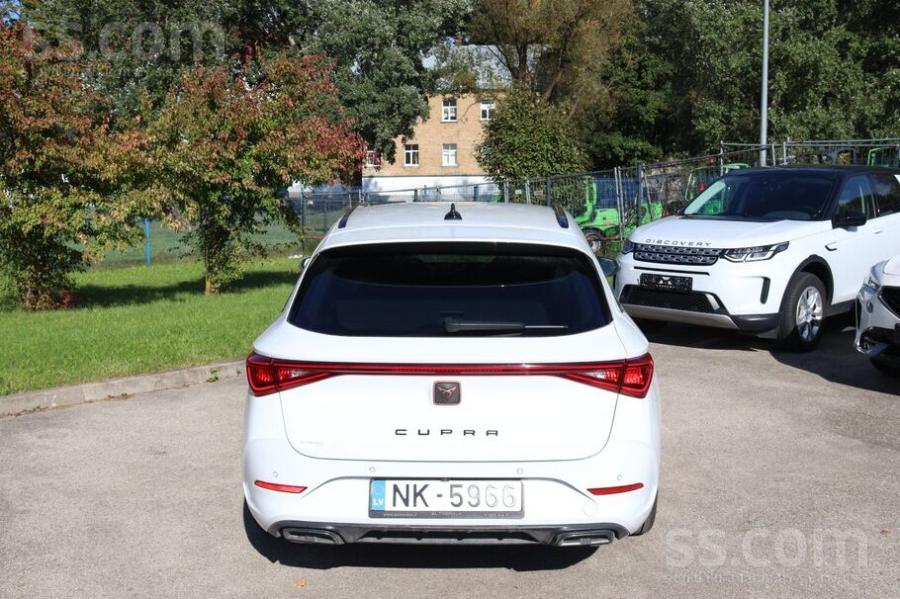 White Cupra Leon 2023 in Riga, with an engine capacity of 1.50 L and mileage of 39 thousand km for 22490 €, photo 32 on AUTOMOTO.COM.LV
