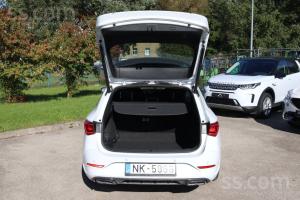 White Cupra Leon 2023 in Riga, with an engine capacity of 1.50 L and mileage of 39 thousand km for 22490 €, photo 33 on AUTOMOTO.COM.LV