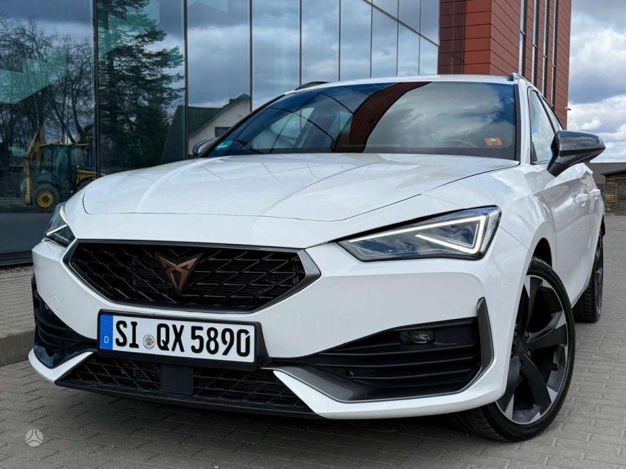 White Cupra Leon 2024 in Utena, with an engine capacity of 1.97 L and mileage of 61 thousand km for 18600 €, photo 1 on AUTOMOTO.COM.LV