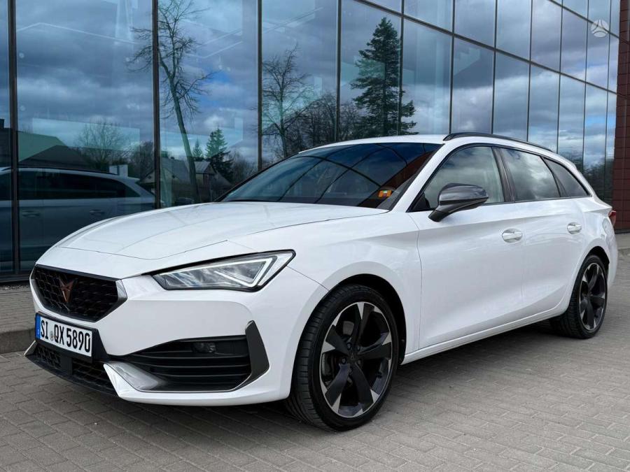 White Cupra Leon 2024 in Utena, with an engine capacity of 1.97 L and mileage of 61 thousand km for 18600 €, photo 3 on AUTOMOTO.COM.LV