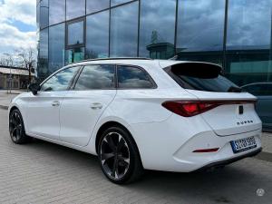 White Cupra Leon 2024 in Utena, with an engine capacity of 1.97 L and mileage of 61 thousand km for 18600 €, photo 6 on AUTOMOTO.COM.LV