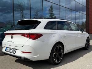 White Cupra Leon 2024 in Utena, with an engine capacity of 1.97 L and mileage of 61 thousand km for 18600 €, photo 7 on AUTOMOTO.COM.LV