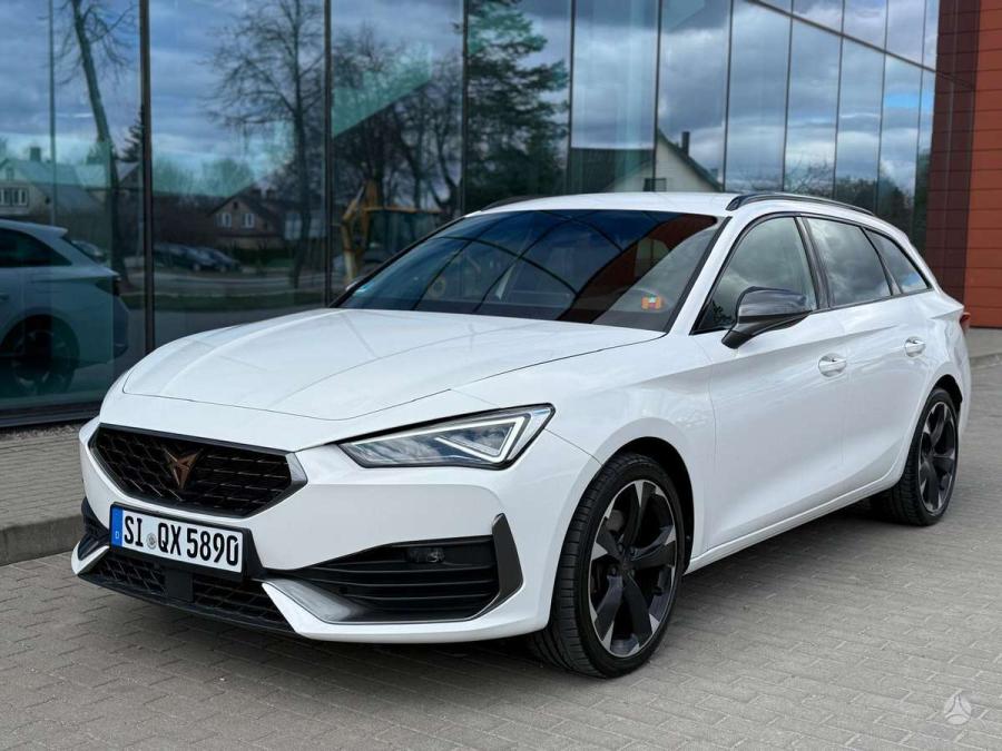 White Cupra Leon 2024 in Utena, with an engine capacity of 1.97 L and mileage of 61 thousand km for 18600 €, photo 9 on AUTOMOTO.COM.LV