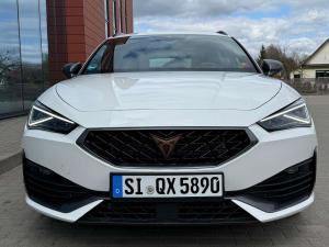 White Cupra Leon 2024 in Utena, with an engine capacity of 1.97 L and mileage of 61 thousand km for 18600 €, photo 10 on AUTOMOTO.COM.LV