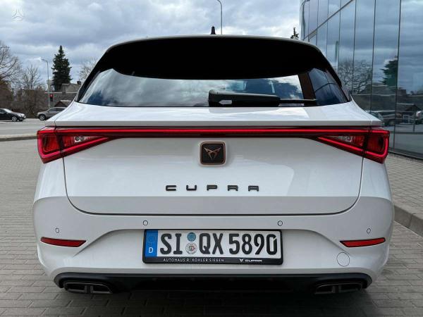 White Cupra Leon 2024 in Utena, with an engine capacity of 1.97 L and mileage of 61 thousand km for 18600 €, photo 10 on AUTOMOTO.COM.LV