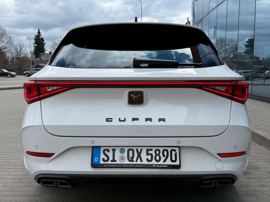 White Cupra Leon 2024 in Utena, with an engine capacity of 1.97 L and mileage of 61 thousand km for 18600 €, photo 11 on AUTOMOTO.COM.LV