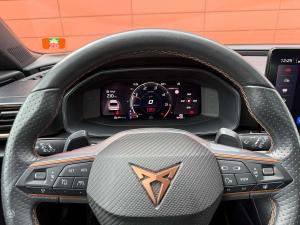 White Cupra Leon 2024 in Utena, with an engine capacity of 1.97 L and mileage of 61 thousand km for 18600 €, photo 15 on AUTOMOTO.COM.LV