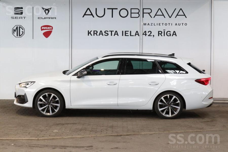 White Cupra Leon 2024 in Riga, with an engine capacity of 1.50 L and mileage of 50 thousand km for 23990 €, photo 5 on AUTOMOTO.COM.LV