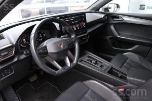 White Cupra Leon 2024 in Riga, with an engine capacity of 1.50 L and mileage of 50 thousand km for 23990 €, photo 10 on AUTOMOTO.COM.LV