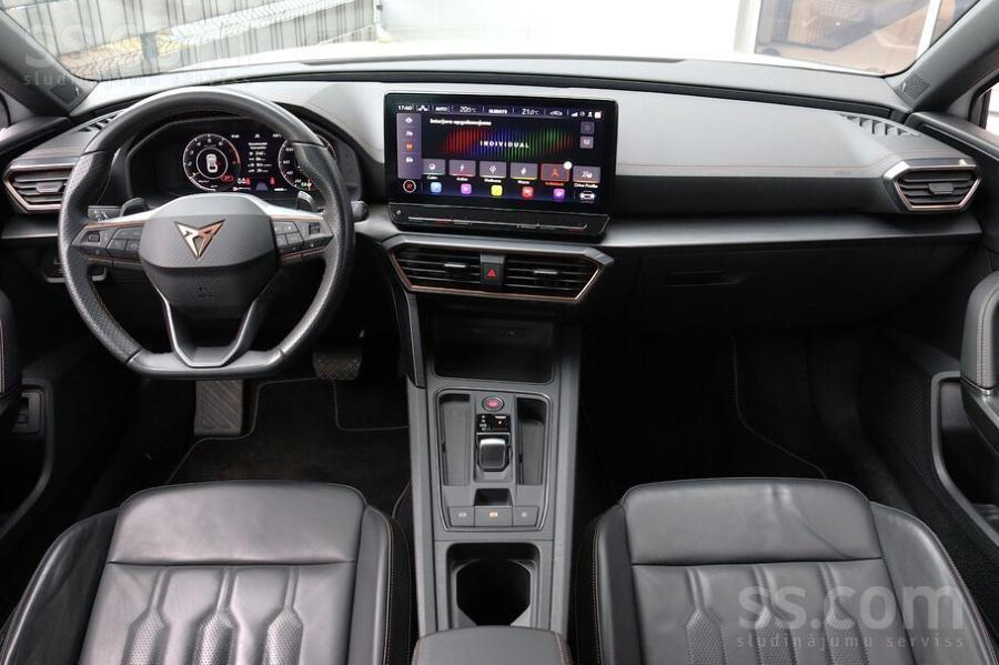 White Cupra Leon 2024 in Riga, with an engine capacity of 1.50 L and mileage of 50 thousand km for 23990 €, photo 29 on AUTOMOTO.COM.LV