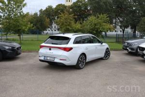 White Cupra Leon 2024 in Riga, with an engine capacity of 1.50 L and mileage of 50 thousand km for 23990 €, photo 35 on AUTOMOTO.COM.LV