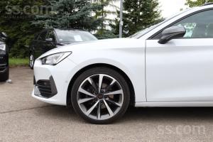 White Cupra Leon 2024 in Riga, with an engine capacity of 1.50 L and mileage of 50 thousand km for 23990 €, photo 36 on AUTOMOTO.COM.LV