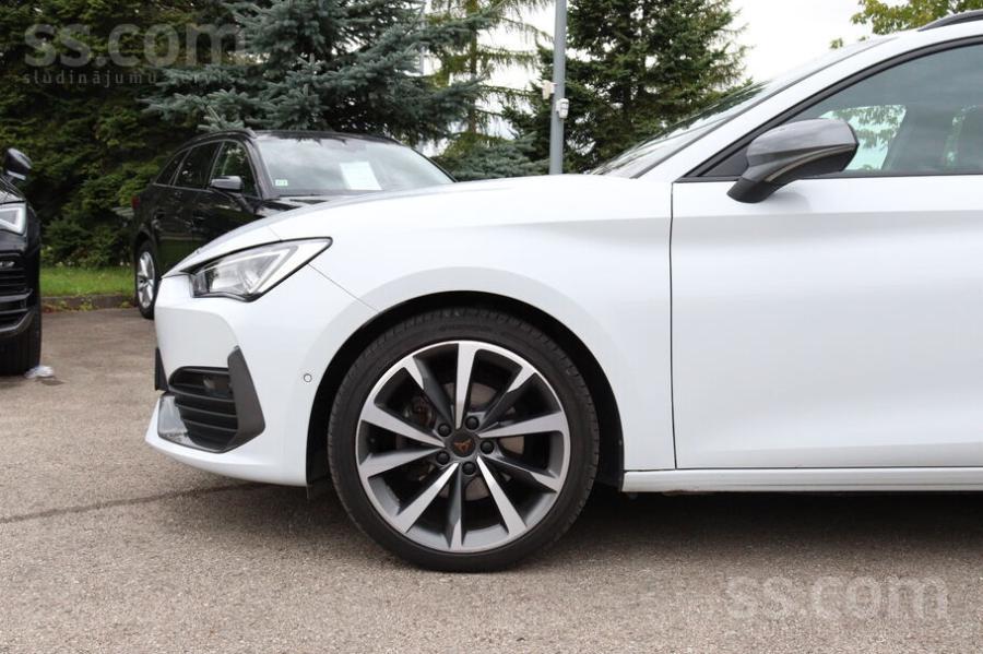 White Cupra Leon 2024 in Riga, with an engine capacity of 1.50 L and mileage of 50 thousand km for 23990 €, photo 36 on AUTOMOTO.COM.LV