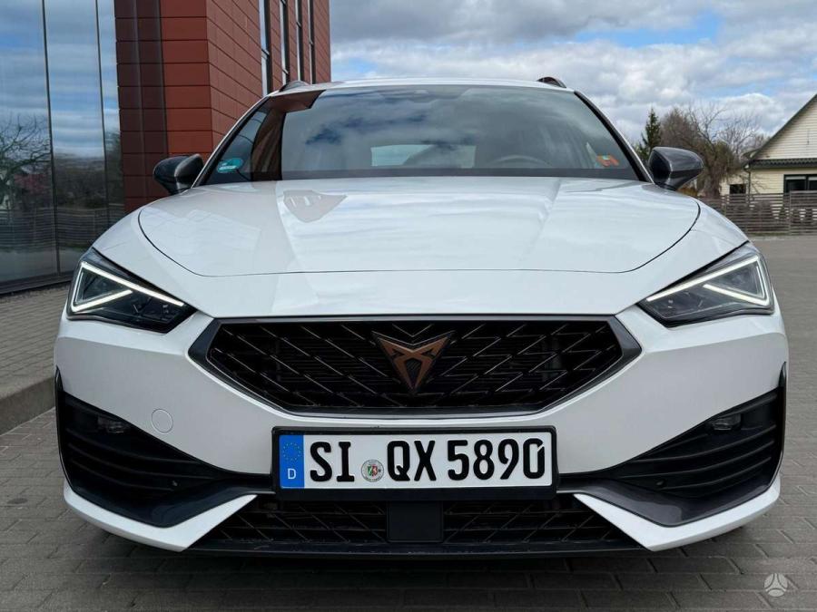 White Cupra Leon 2024 in Utena, with an engine capacity of 1.97 L and mileage of 61 thousand km for 17999 €, photo 10 on AUTOMOTO.COM.LV