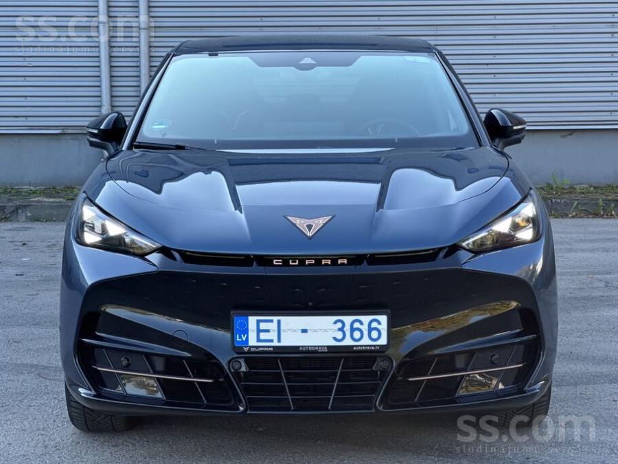 Синий Cupra Tavascan 2025 в Рига, объемом двигателя 0.00 л и пробегом 3 тыс. км за 39600 €, фото 3 на AUTOMOTO.COM.LV