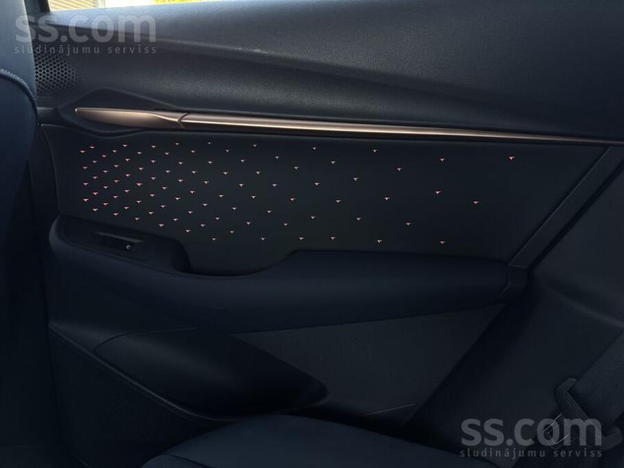 Синий Cupra Tavascan 2025 в Рига, объемом двигателя 0.00 л и пробегом 3 тыс. км за 39600 €, фото 34 на AUTOMOTO.COM.LV