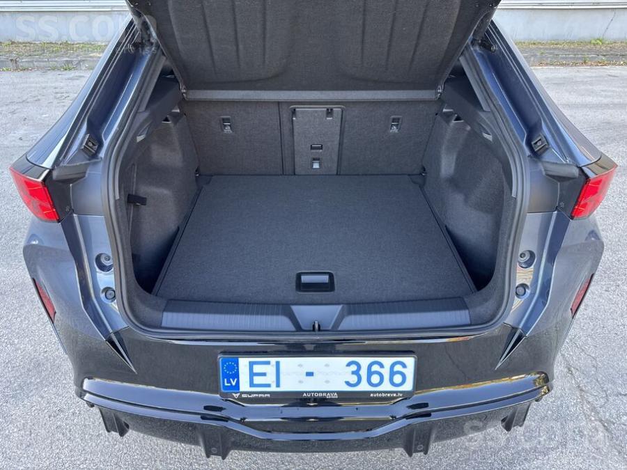 Синий Cupra Tavascan 2025 в Рига, объемом двигателя 0.00 л и пробегом 3 тыс. км за 39600 €, фото 35 на AUTOMOTO.COM.LV