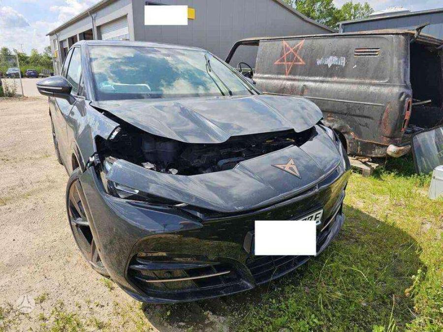Grey Cupra Tavascan 2025 in Klaipeda, with an engine capacity of 0.00 L and mileage of 41 thousand km for 20900 €, photo 4 on AUTOMOTO.COM.LV