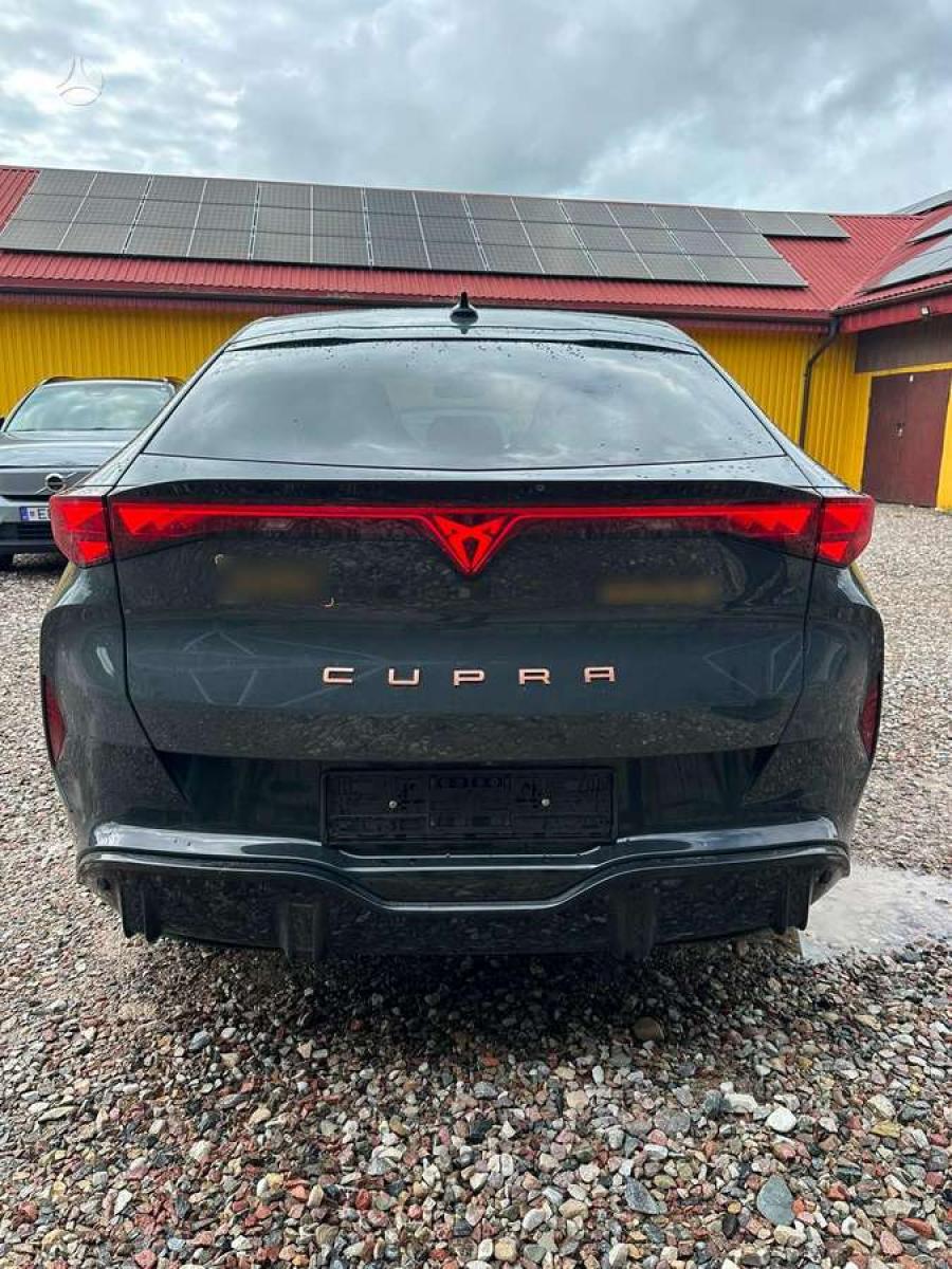 Grey Cupra Tavascan 2025 in Klaipeda, with an engine capacity of 0.00 L and mileage of 41 thousand km for 23500 €, photo 4 on AUTOMOTO.COM.LV
