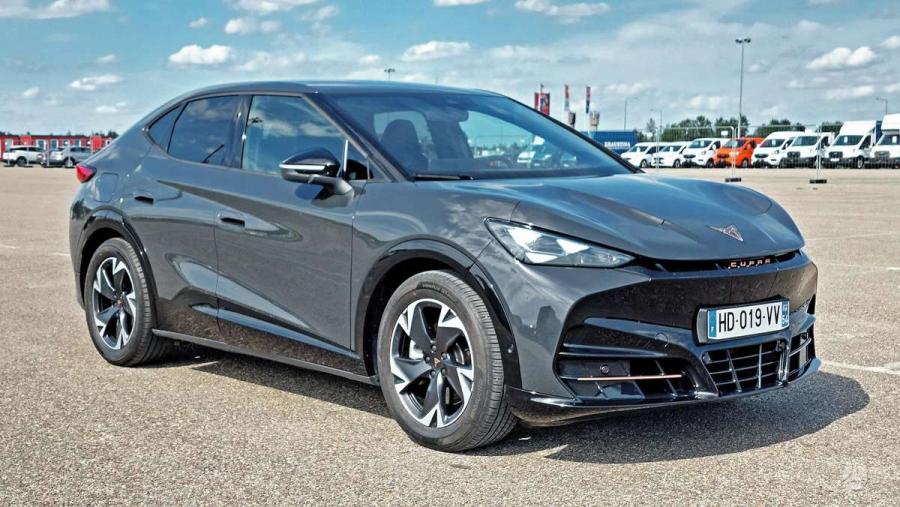 Pelēks Cupra Tavascan 2025 Viļņa, ar dzinēja tilpumu 0.00 L un nobraukumu 8 tūkst. km par 40700 €, foto 6 vietnē AUTOMOTO.COM.LV