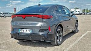 Pelēks Cupra Tavascan 2025 Viļņa, ar dzinēja tilpumu 0.00 L un nobraukumu 8 tūkst. km par 40700 €, foto 9 vietnē AUTOMOTO.COM.LV
