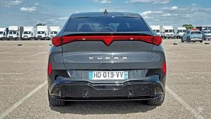 Pelēks Cupra Tavascan 2025 Viļņa, ar dzinēja tilpumu 0.00 L un nobraukumu 8 tūkst. km par 40700 €, foto 10 vietnē AUTOMOTO.COM.LV