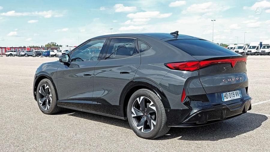 Pelēks Cupra Tavascan 2025 Viļņa, ar dzinēja tilpumu 0.00 L un nobraukumu 8 tūkst. km par 40700 €, foto 12 vietnē AUTOMOTO.COM.LV