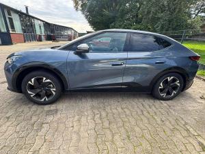 Серый Cupra Tavascan 2025 в Каунас, объемом двигателя 0.00 л и пробегом 25 тыс. км за 23900 €, фото 4 на AUTOMOTO.COM.LV