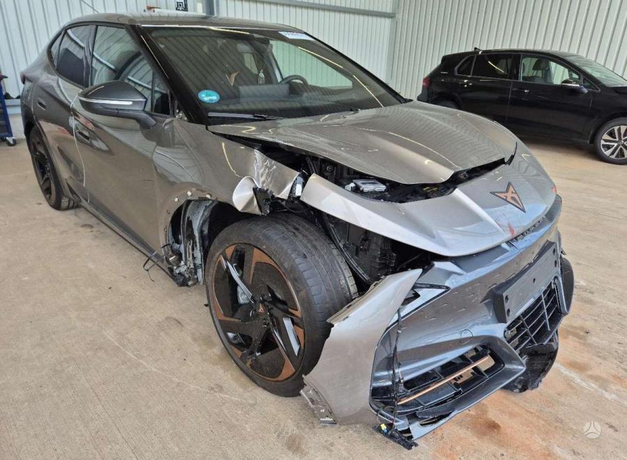 Pelēks Cupra Tavascan 2026 Klaipėda, ar dzinēja tilpumu 0.00 L un nobraukumu 4 tūkst. km par 11300 €, foto 5 vietnē AUTOMOTO.COM.LV